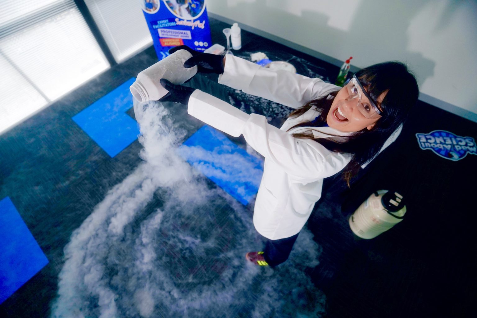 Liquid Nitrogen Show: The Science of States - Mad About Science